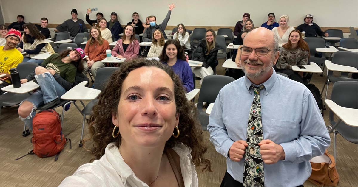 What's Buzzing CDAE Alum Offers Advice to Build Networks for Career Success